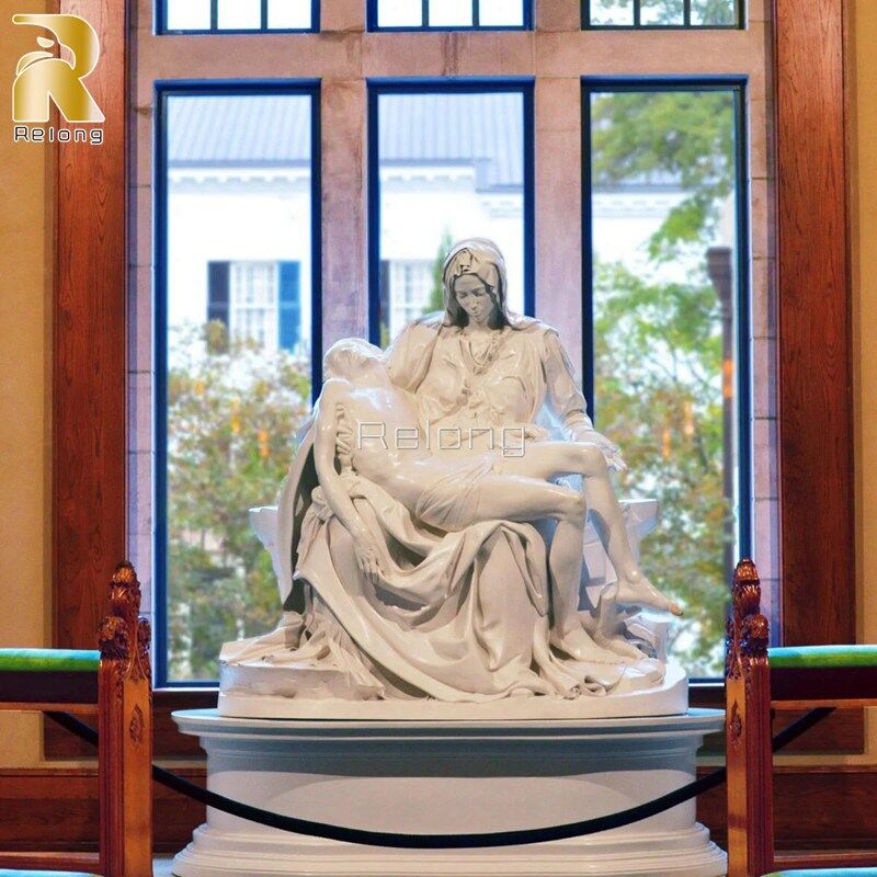 What is special about Michelangelo's Pieta? - Relong Art Sculpture