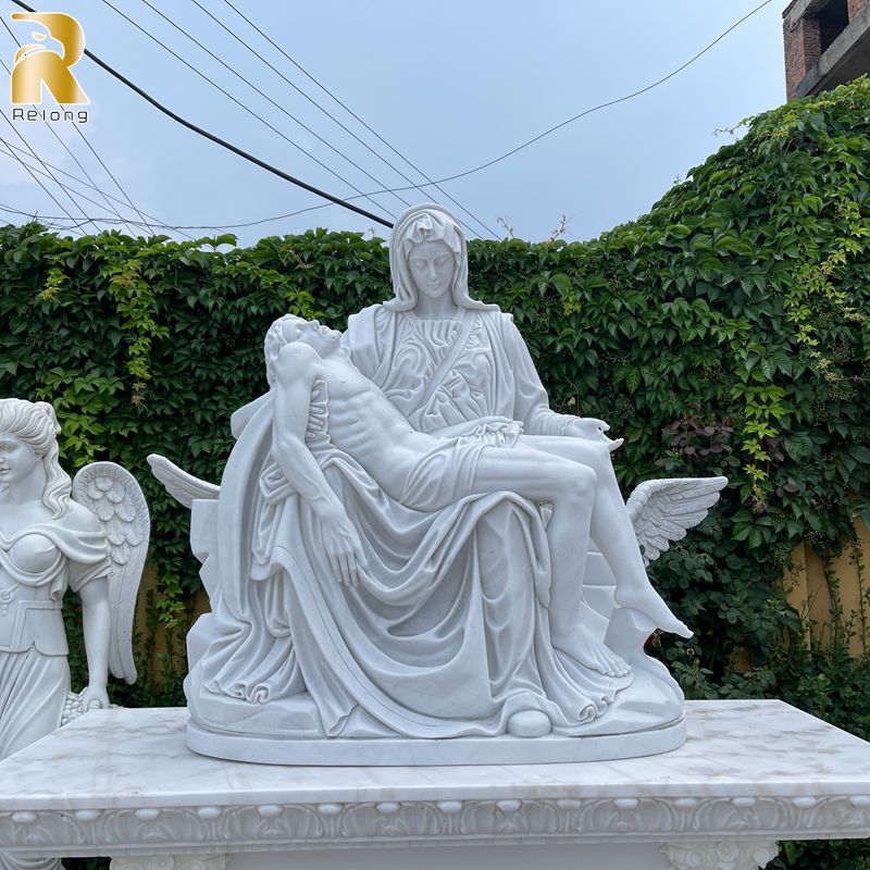 What is special about Michelangelo's Pieta? - Relong Art Sculpture